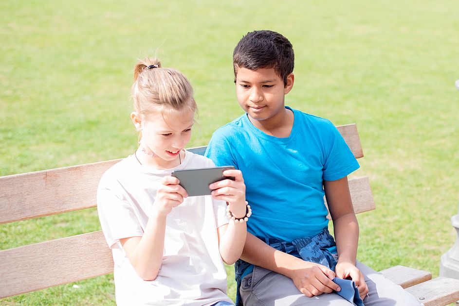 NY's New 'SAFE for Kids Act' and 'NY Child Data Protection Act' Target ...