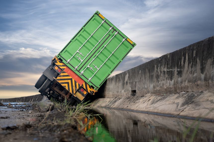 Why Do Truck Rollover Accidents Happen? – Grossman Roth Yaffa Cohen